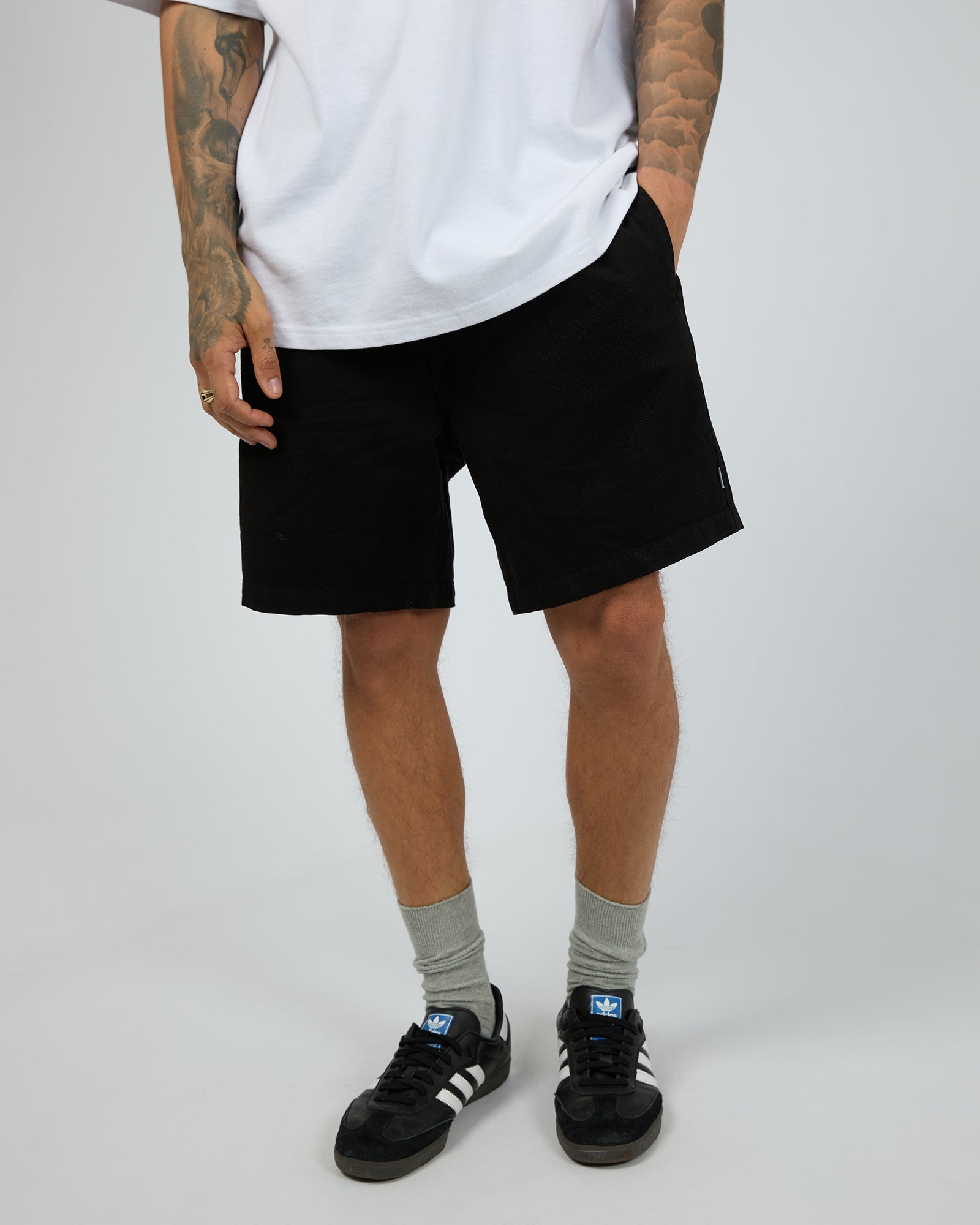 Walter Short Black – Silent Theory